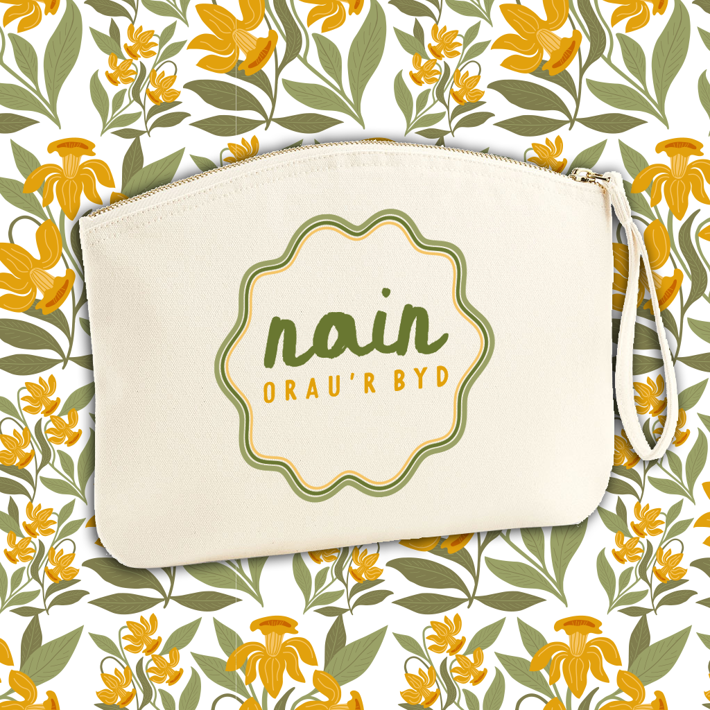 Nain Orau'r Byd Daffodil Bloom Accessory Purse – Max Rocks